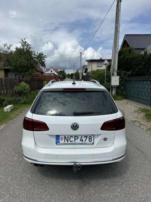 White Volkswagen Passat 2012 in Vilnius, with an engine capacity of 1.97 L and mileage of 305 thousand km for 5750 €, photo 8 on AUTOMOTO.COM.LV