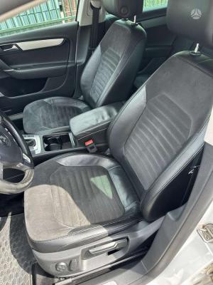 White Volkswagen Passat 2012 in Vilnius, with an engine capacity of 1.97 L and mileage of 305 thousand km for 5750 €, photo 13 on AUTOMOTO.COM.LV