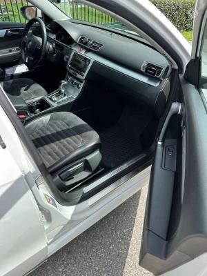 White Volkswagen Passat 2012 in Vilnius, with an engine capacity of 1.97 L and mileage of 305 thousand km for 5750 €, photo 14 on AUTOMOTO.COM.LV