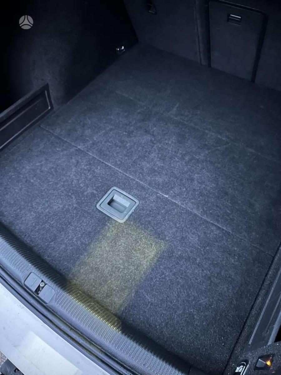 White Volkswagen Passat 2012 in Vilnius, with an engine capacity of 1.97 L and mileage of 305 thousand km for 5750 €, photo 18 on AUTOMOTO.COM.LV