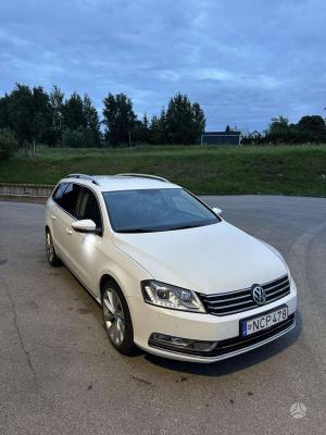 White Volkswagen Passat 2012 in Vilnius, with an engine capacity of 1.97 L and mileage of 305 thousand km for 5750 €, photo 19 on AUTOMOTO.COM.LV