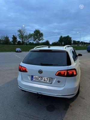 White Volkswagen Passat 2012 in Vilnius, with an engine capacity of 1.97 L and mileage of 305 thousand km for 5750 €, photo 22 on AUTOMOTO.COM.LV