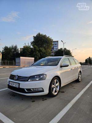 Balts Volkswagen Passat 2012 Viļņa, ar dzinēja tilpumu 2.00 L un nobraukumu 379 tūkst. km par 3650 €, foto  vietnē AUTOMOTO.COM.LV