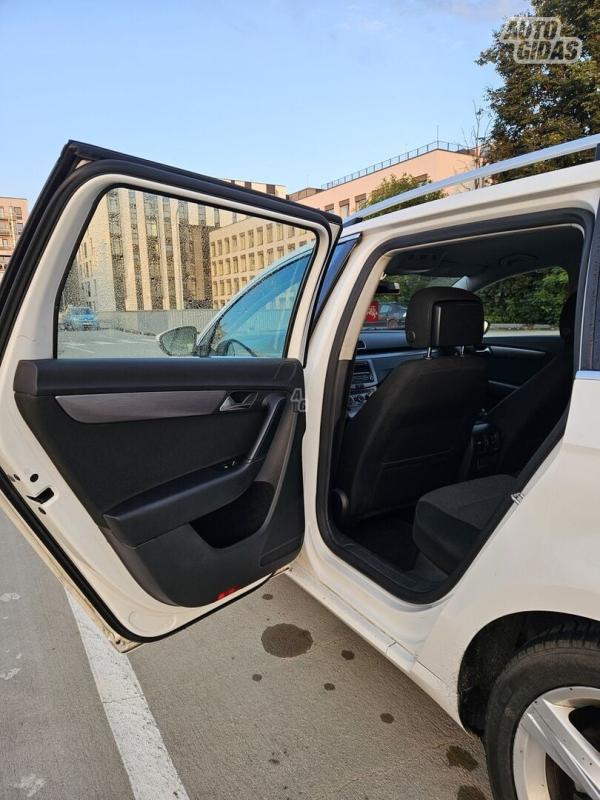Balts Volkswagen Passat 2012 Viļņa, ar dzinēja tilpumu 2.00 L un nobraukumu 379 tūkst. km par 3650 €, foto 10 vietnē AUTOMOTO.COM.LV