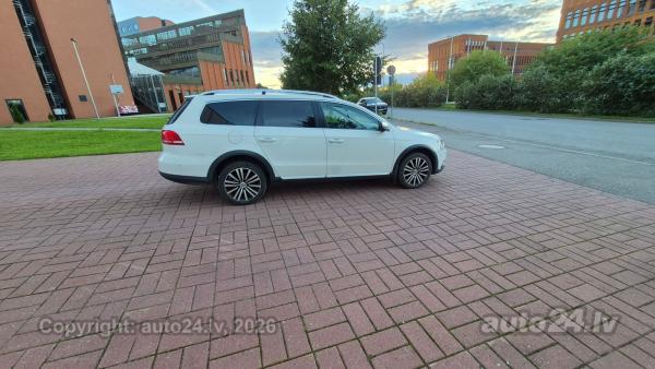 White Volkswagen Passat 2012 in Tartu, with an engine capacity of 2.00 L and mileage of 390 thousand km for 4400 €, photo 6 on AUTOMOTO.COM.LV