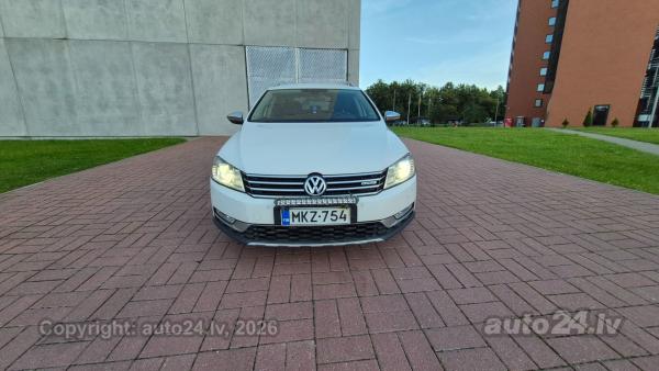 White Volkswagen Passat 2012 in Tartu, with an engine capacity of 2.00 L and mileage of 390 thousand km for 4400 €, photo 7 on AUTOMOTO.COM.LV