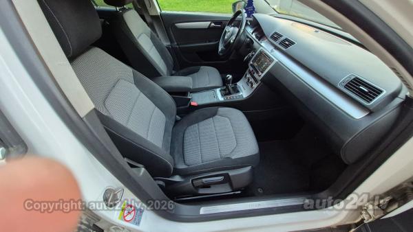White Volkswagen Passat 2012 in Tartu, with an engine capacity of 2.00 L and mileage of 390 thousand km for 4400 €, photo 10 on AUTOMOTO.COM.LV