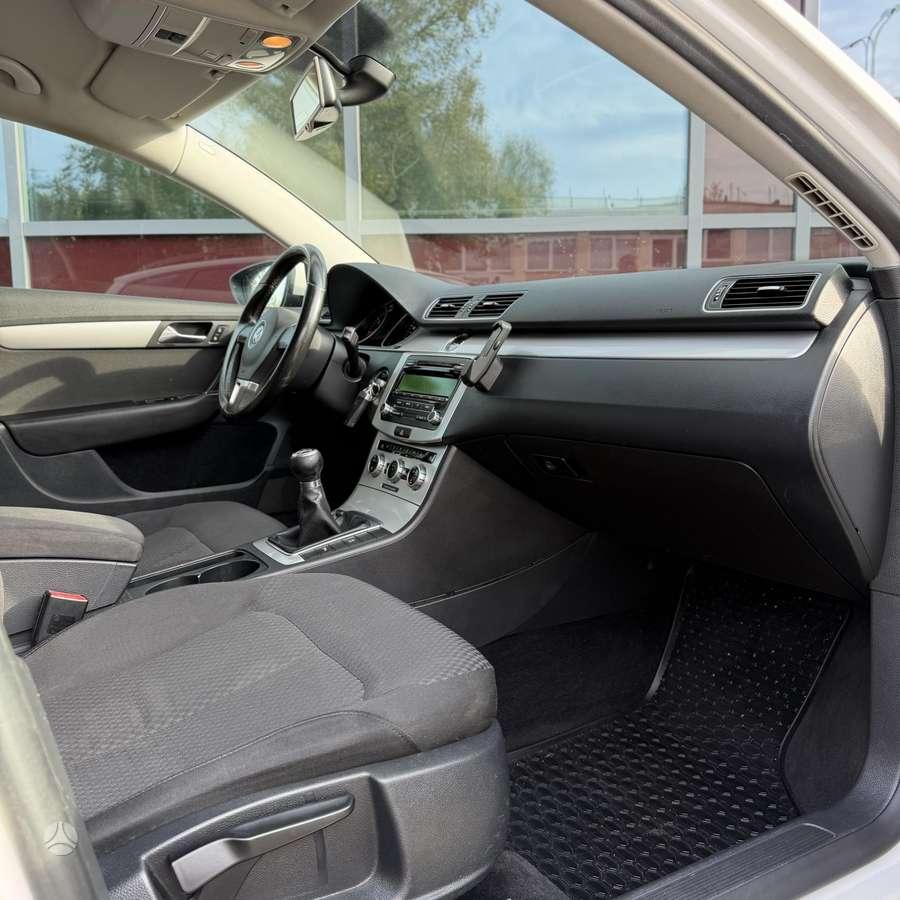 Balts Volkswagen Passat 2012 Kaišiadorys, ar dzinēja tilpumu 2.00 L un nobraukumu 298 tūkst. km par 3650 €, foto 22 vietnē AUTOMOTO.COM.LV