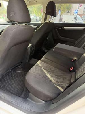 Balts Volkswagen Passat 2012 Kaišiadorys, ar dzinēja tilpumu 2.00 L un nobraukumu 298 tūkst. km par 3650 €, foto 23 vietnē AUTOMOTO.COM.LV
