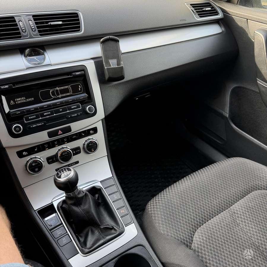 Balts Volkswagen Passat 2012 Kaišiadorys, ar dzinēja tilpumu 2.00 L un nobraukumu 298 tūkst. km par 3650 €, foto 25 vietnē AUTOMOTO.COM.LV