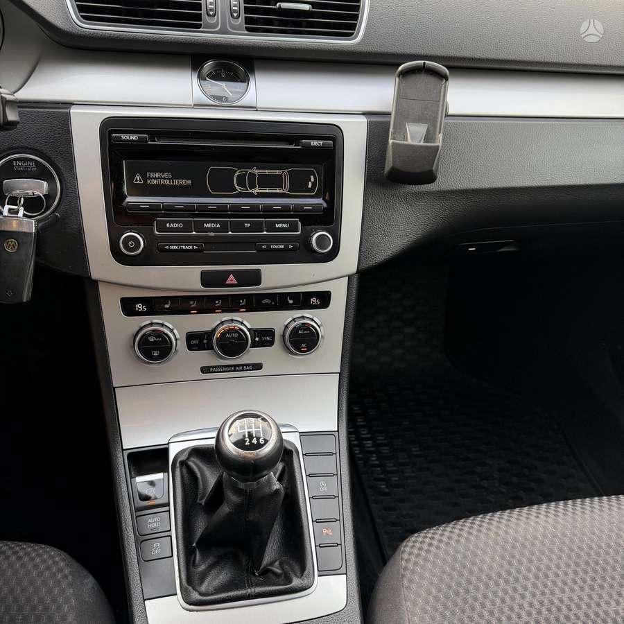 Balts Volkswagen Passat 2012 Kaišiadorys, ar dzinēja tilpumu 2.00 L un nobraukumu 298 tūkst. km par 3650 €, foto 26 vietnē AUTOMOTO.COM.LV