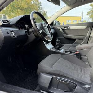 Balts Volkswagen Passat 2012 Kaišiadorys, ar dzinēja tilpumu 2.00 L un nobraukumu 298 tūkst. km par 3650 €, foto 27 vietnē AUTOMOTO.COM.LV