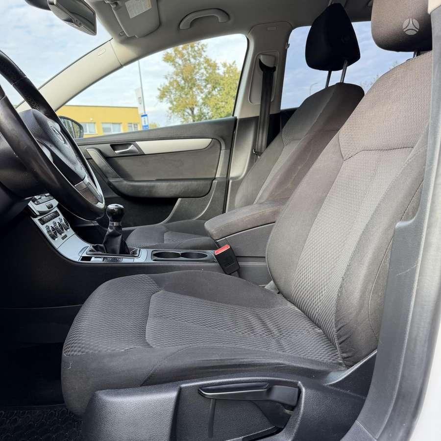 Balts Volkswagen Passat 2012 Kaišiadorys, ar dzinēja tilpumu 2.00 L un nobraukumu 298 tūkst. km par 3650 €, foto 28 vietnē AUTOMOTO.COM.LV