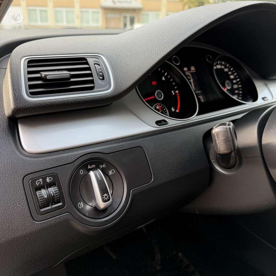 Balts Volkswagen Passat 2012 Kaišiadorys, ar dzinēja tilpumu 2.00 L un nobraukumu 298 tūkst. km par 3650 €, foto 29 vietnē AUTOMOTO.COM.LV