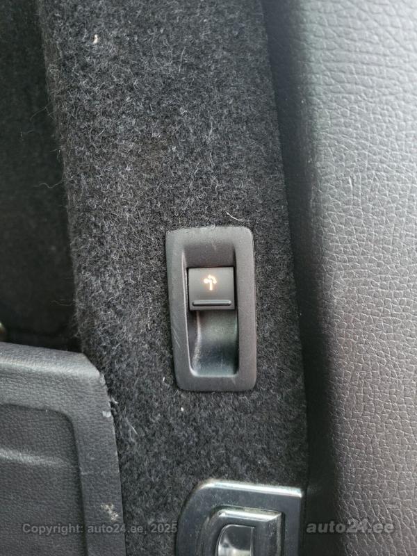 White Volkswagen Passat 2013 in Jogeva, with an engine capacity of 1.40 L and mileage of 152 thousand km for 7000 €, photo 11 on AUTOMOTO.COM.LV