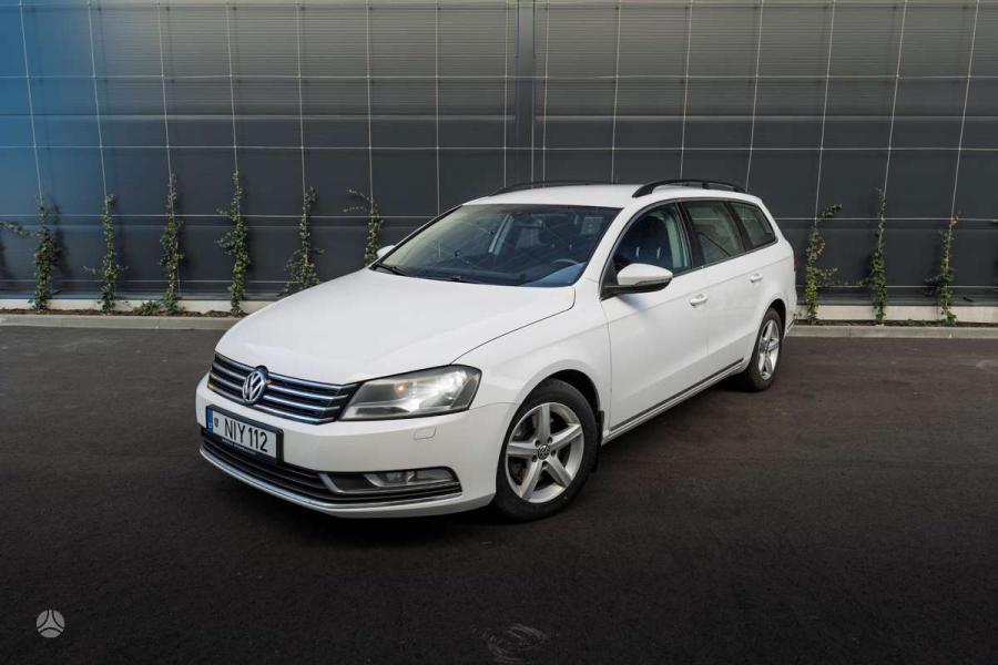 White Volkswagen Passat 2013 in Klaipeda, with an engine capacity of 1.60 L and mileage of 343 thousand km for 6000 €, photo 1 on AUTOMOTO.COM.LV