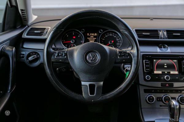 Balts Volkswagen Passat 2013 Klaipėda, ar dzinēja tilpumu 1.60 L un nobraukumu 343 tūkst. km par 6000 €, foto 9 vietnē AUTOMOTO.COM.LV