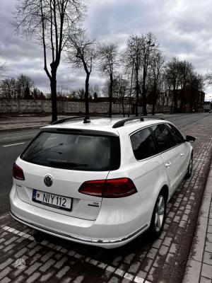 White Volkswagen Passat 2013 in Klaipeda, with an engine capacity of 1.60 L and mileage of 340 thousand km for 6000 €, photo 2 on AUTOMOTO.COM.LV