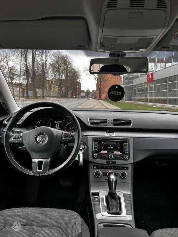 Balts Volkswagen Passat 2013 Klaipėda, ar dzinēja tilpumu 1.60 L un nobraukumu 340 tūkst. km par 6000 €, foto 5 vietnē AUTOMOTO.COM.LV