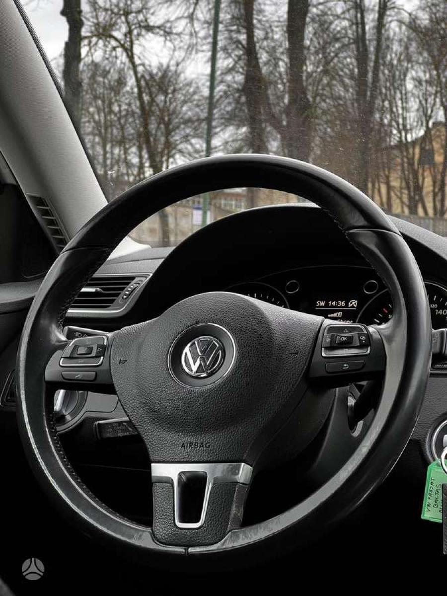 White Volkswagen Passat 2013 in Klaipeda, with an engine capacity of 1.60 L and mileage of 340 thousand km for 6000 €, photo 6 on AUTOMOTO.COM.LV