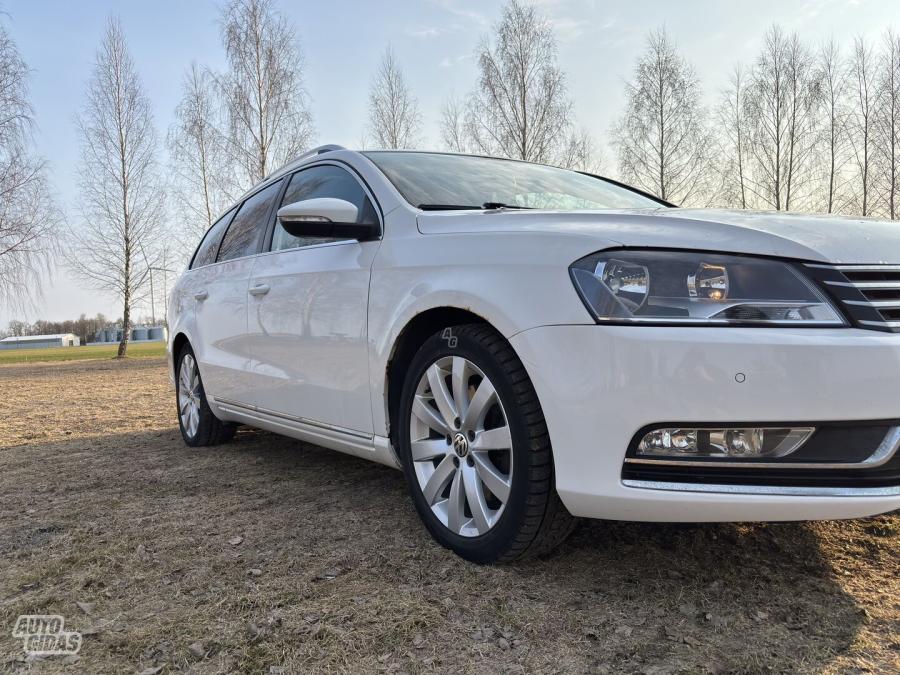Balts Volkswagen Passat 2013 Šakiai, ar dzinēja tilpumu 2.00 L un nobraukumu 278 tūkst. km par 5400 €, foto 5 vietnē AUTOMOTO.COM.LV