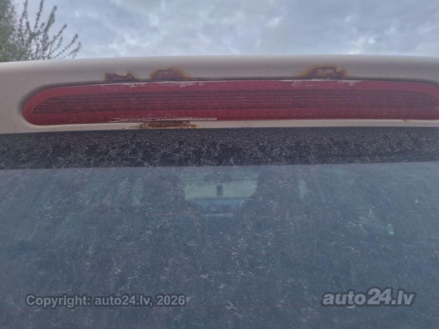Balts Volkswagen Passat 2013 Tartu, ar dzinēja tilpumu 1.40 L un nobraukumu 0 tūkst. km par 2600 €, foto 14 vietnē AUTOMOTO.COM.LV