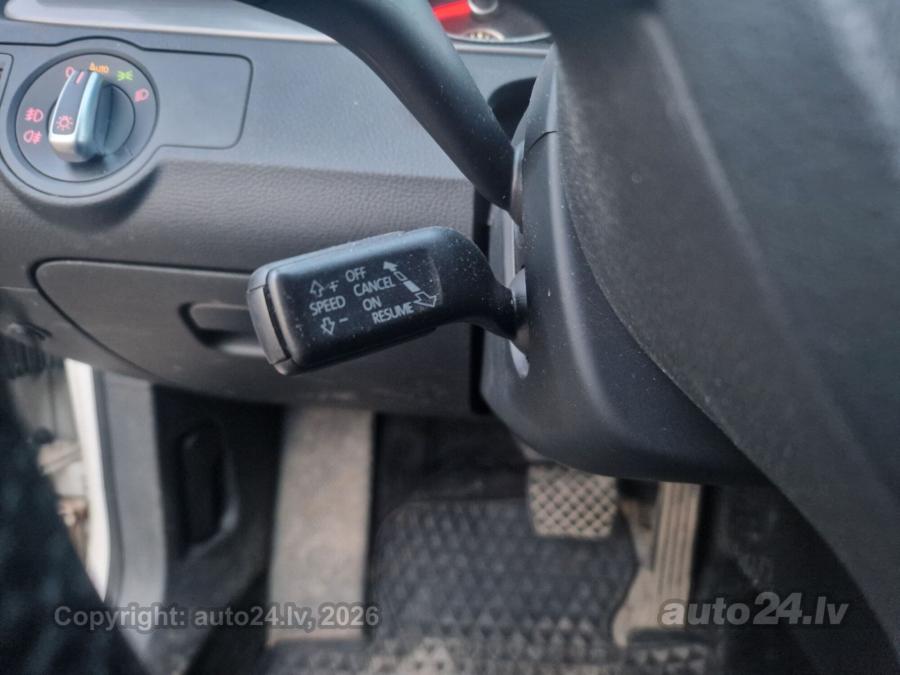 Balts Volkswagen Passat 2013 Tartu, ar dzinēja tilpumu 1.40 L un nobraukumu 0 tūkst. km par 2600 €, foto 19 vietnē AUTOMOTO.COM.LV