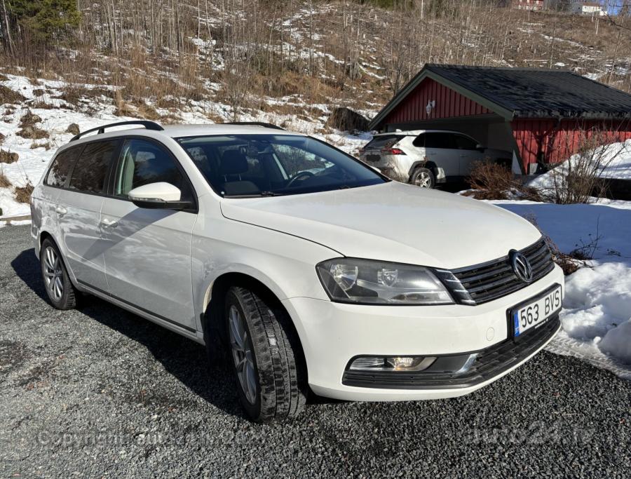 Balts Volkswagen Passat 2013 Kuresāre, ar dzinēja tilpumu 1.40 L un nobraukumu 294 tūkst. km par 3999 €, foto 4 vietnē AUTOMOTO.COM.LV