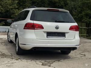 White Volkswagen Passat 2013 in Vilnius, with an engine capacity of 1.60 L and mileage of 246 thousand km for 5600 €, photo 11 on AUTOMOTO.COM.LV