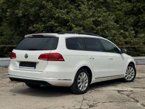 White Volkswagen Passat 2013 in Vilnius, with an engine capacity of 1.60 L and mileage of 246 thousand km for 5600 €, photo 14 on AUTOMOTO.COM.LV