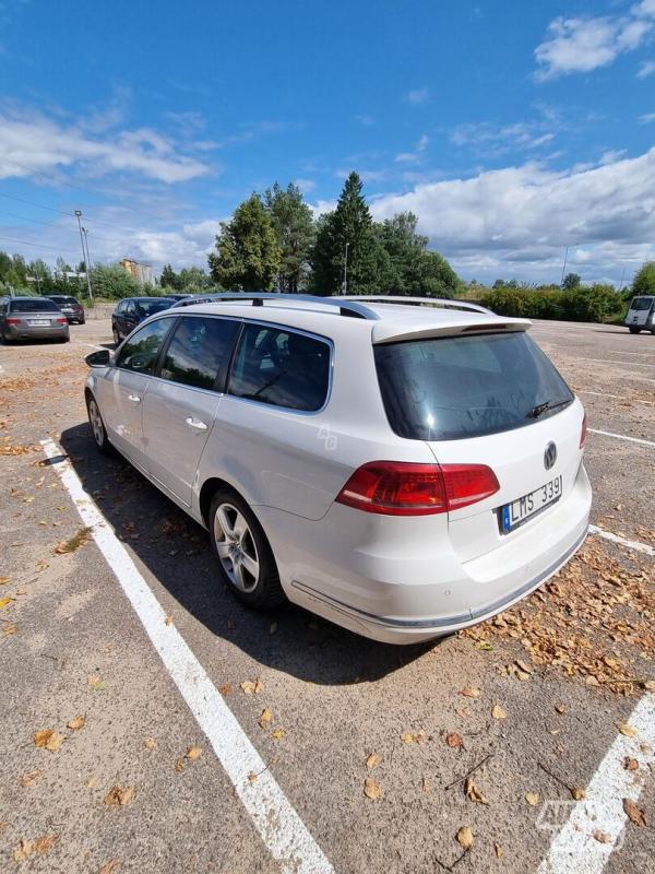 White Volkswagen Passat 2013 in Vievis, with an engine capacity of 2.00 L and mileage of 359 thousand km for 3599 €, photo 4 on AUTOMOTO.COM.LV