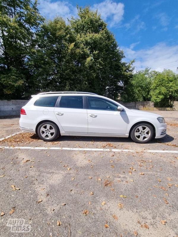 White Volkswagen Passat 2013 in Vievis, with an engine capacity of 2.00 L and mileage of 359 thousand km for 3599 €, photo 8 on AUTOMOTO.COM.LV