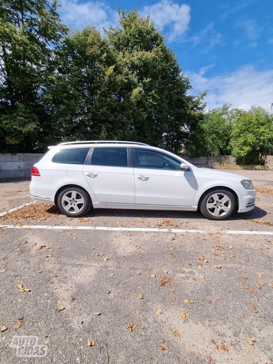 Balts Volkswagen Passat 2013 Vievis, ar dzinēja tilpumu 2.00 L un nobraukumu 359 tūkst. km par 3599 €, foto 9 vietnē AUTOMOTO.COM.LV