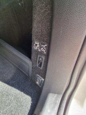 Balts Volkswagen Passat 2013 Vievis, ar dzinēja tilpumu 2.00 L un nobraukumu 359 tūkst. km par 3599 €, foto 19 vietnē AUTOMOTO.COM.LV