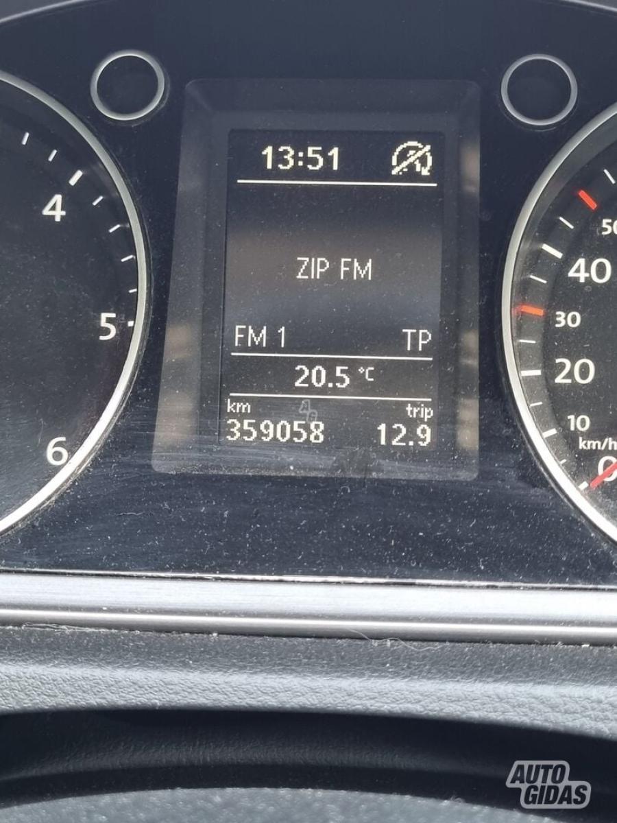 Balts Volkswagen Passat 2013 Vievis, ar dzinēja tilpumu 2.00 L un nobraukumu 359 tūkst. km par 3599 €, foto 21 vietnē AUTOMOTO.COM.LV