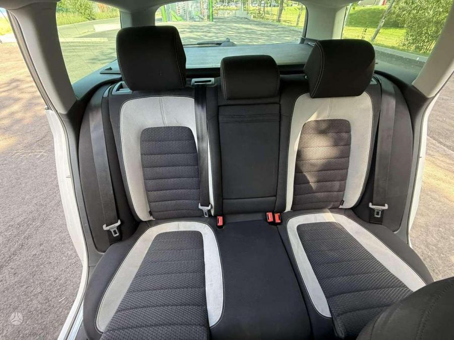 Balts Volkswagen Passat 2013 Šauļi, ar dzinēja tilpumu 1.98 L un nobraukumu 287 tūkst. km par 5400 €, foto 8 vietnē AUTOMOTO.COM.LV