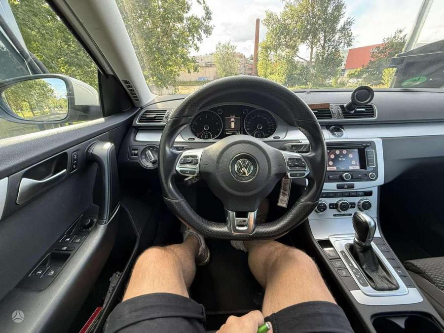 Balts Volkswagen Passat 2013 Šauļi, ar dzinēja tilpumu 1.98 L un nobraukumu 287 tūkst. km par 5400 €, foto 13 vietnē AUTOMOTO.COM.LV