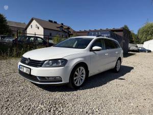 White Volkswagen Passat 2013 in Kaunas, with an engine capacity of 1.60 L and mileage of 260 thousand km for 2799 €, photo  on AUTOMOTO.COM.LV