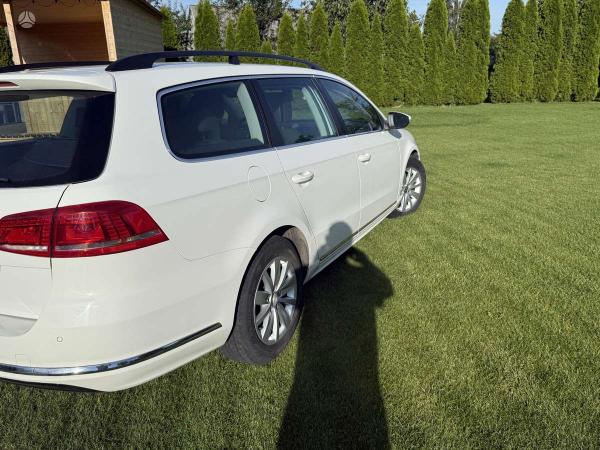 White Volkswagen Passat 2014 in Marijampole, with an engine capacity of 1.97 L and mileage of 334 thousand km for 5399 €, photo 2 on AUTOMOTO.COM.LV