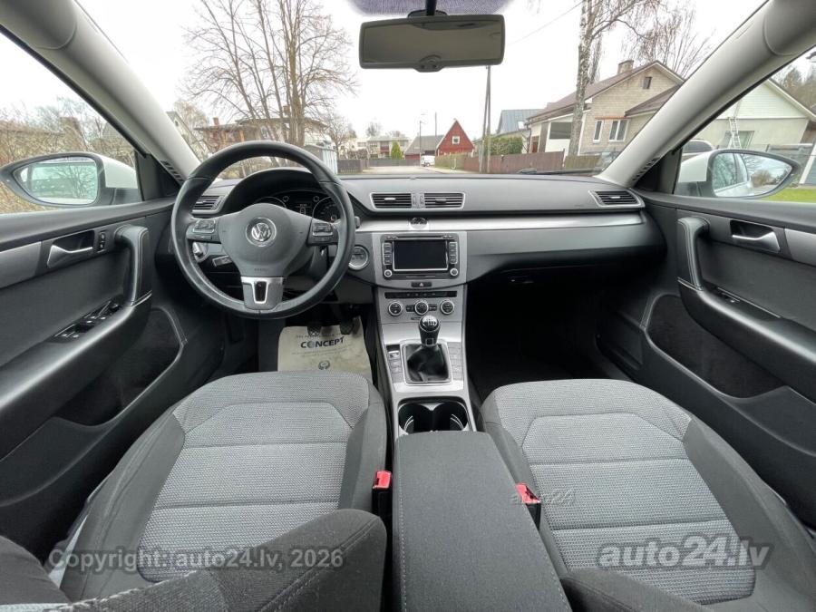 White Volkswagen Passat 2014 in Tartu, with an engine capacity of 1.60 L and mileage of 262 thousand km for 5990 €, photo 11 on AUTOMOTO.COM.LV