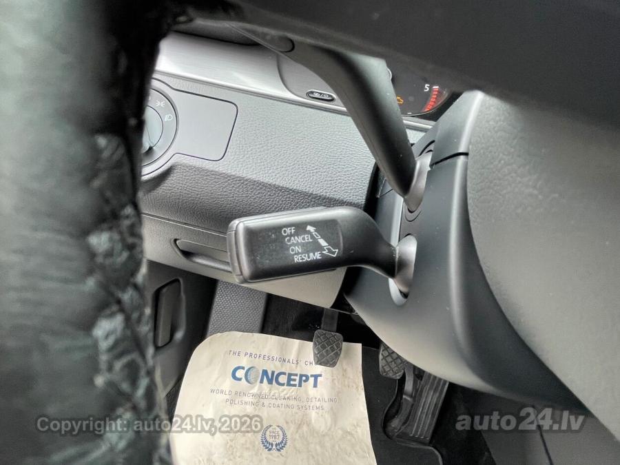 White Volkswagen Passat 2014 in Tartu, with an engine capacity of 1.60 L and mileage of 262 thousand km for 5990 €, photo 13 on AUTOMOTO.COM.LV