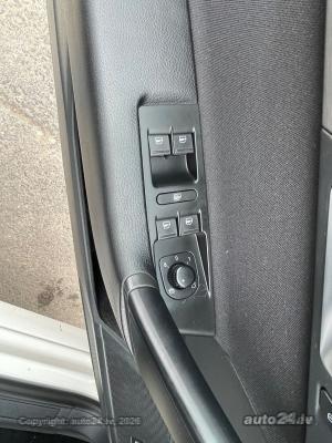 White Volkswagen Passat 2014 in Tartu, with an engine capacity of 1.60 L and mileage of 290 thousand km for 3490 €, photo 10 on AUTOMOTO.COM.LV