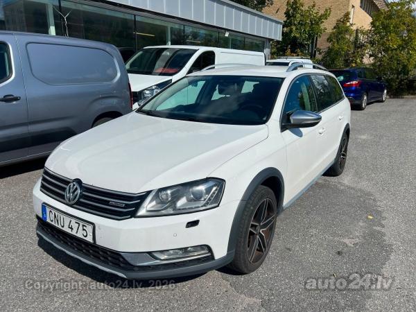 White Volkswagen Passat 2014 in Parnu, with an engine capacity of 2.00 L and mileage of 261 thousand km for 6500 €, photo 3 on AUTOMOTO.COM.LV
