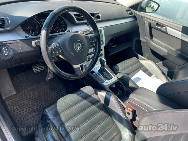 White Volkswagen Passat 2014 in Parnu, with an engine capacity of 2.00 L and mileage of 261 thousand km for 6500 €, photo 5 on AUTOMOTO.COM.LV