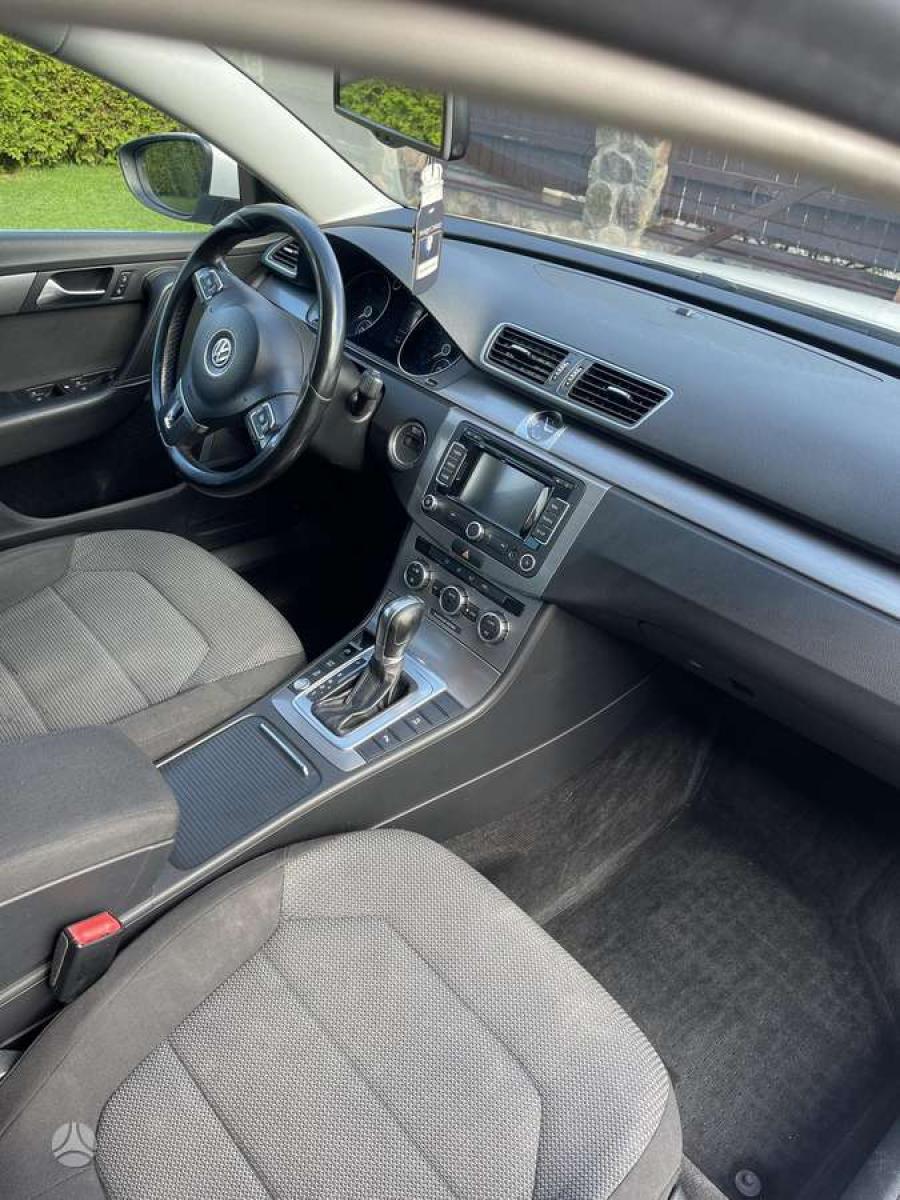 Balts Volkswagen Passat 2014 Viļņa, ar dzinēja tilpumu 1.60 L un nobraukumu 265 tūkst. km par 6000 €, foto 10 vietnē AUTOMOTO.COM.LV