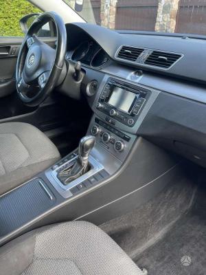 Balts Volkswagen Passat 2014 Viļņa, ar dzinēja tilpumu 1.60 L un nobraukumu 265 tūkst. km par 6000 €, foto 11 vietnē AUTOMOTO.COM.LV