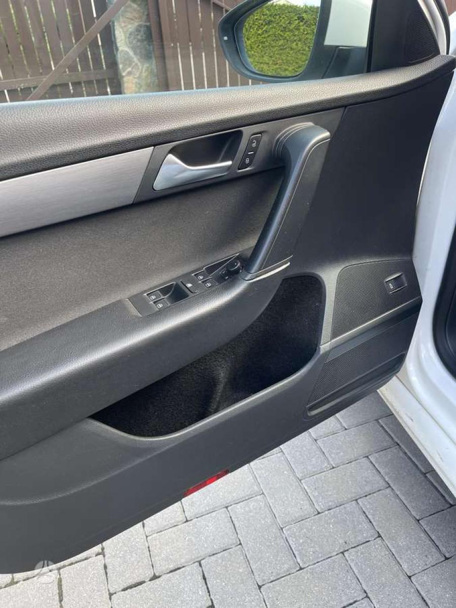 Balts Volkswagen Passat 2014 Viļņa, ar dzinēja tilpumu 1.60 L un nobraukumu 265 tūkst. km par 6000 €, foto 12 vietnē AUTOMOTO.COM.LV