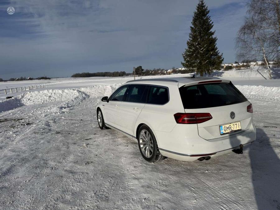 White Volkswagen Passat 2015 in Siauliai, with an engine capacity of 1.97 L and mileage of 287 thousand km for 9600 €, photo 4 on AUTOMOTO.COM.LV