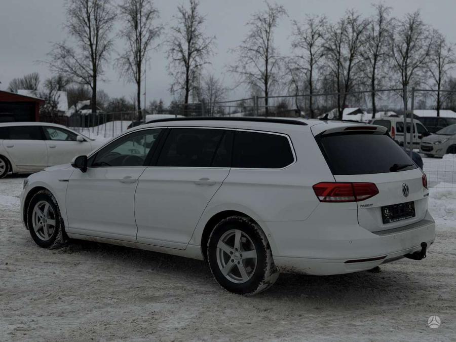 White Volkswagen Passat 2015 in Rokiskis, with an engine capacity of 1.97 L and mileage of 310 thousand km for 8850 €, photo 7 on AUTOMOTO.COM.LV