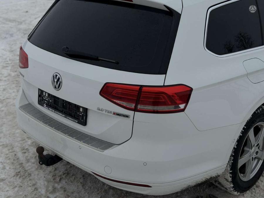 White Volkswagen Passat 2015 in Rokiskis, with an engine capacity of 1.97 L and mileage of 310 thousand km for 8850 €, photo 12 on AUTOMOTO.COM.LV